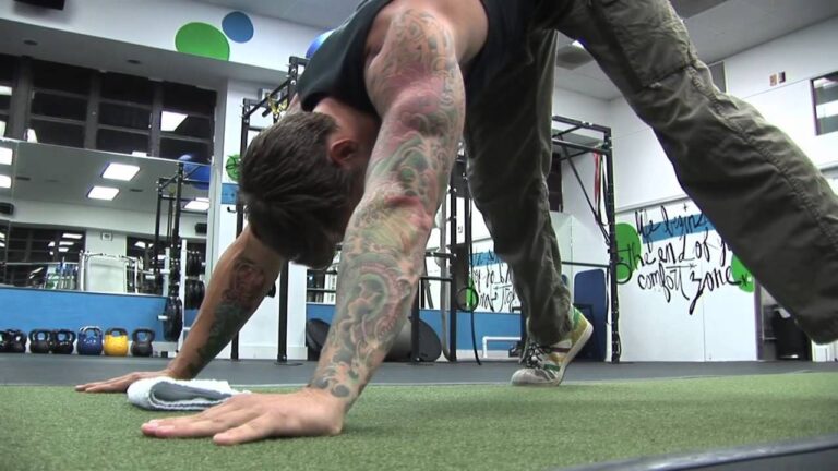 Pike Push-Up: A Complete Guide of One of the Best Upper Body Exercises ...