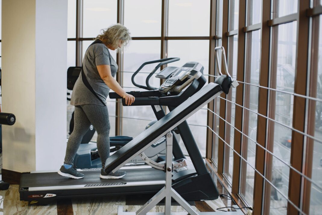 10 Functional Fitness Exercises Tailored for Seniors | BOXROX