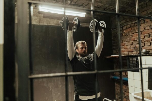 How Do Prisoners Get So Big and Muscular? | BOXROX