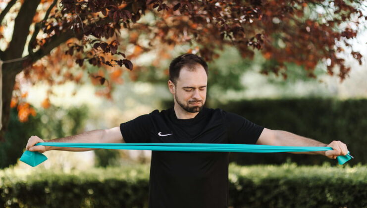 10 Resistance Band Moves for Full-Body Functional Strength | BOXROX