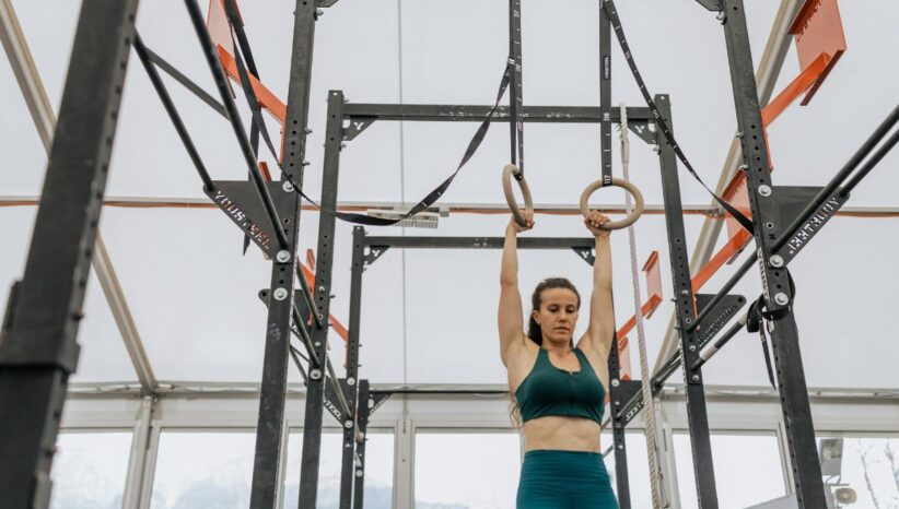 Crunches vs. Hanging Leg Raises – Which Builds a Better Six-Pack? | BOXROX