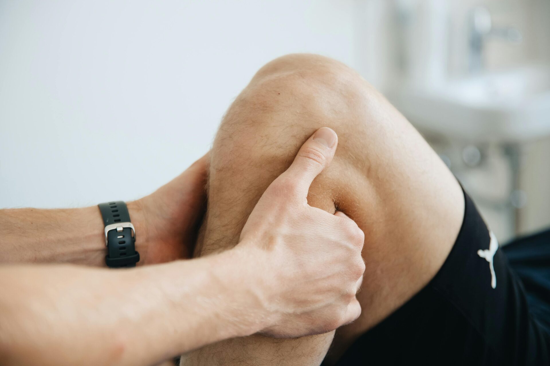 Should You Train Through Pain? A Physio Explains What Hybrid Athletes ...